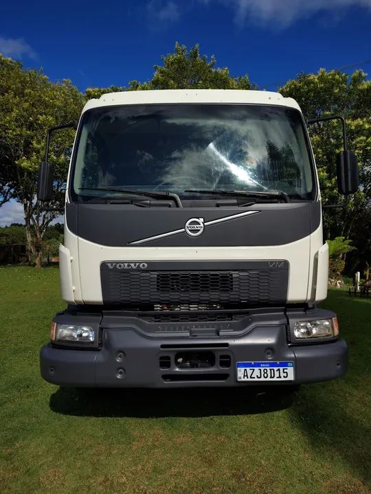 Caminhão Volvo 270 6x4 doc caçamba - Caminhões - Colônia Antônio ...