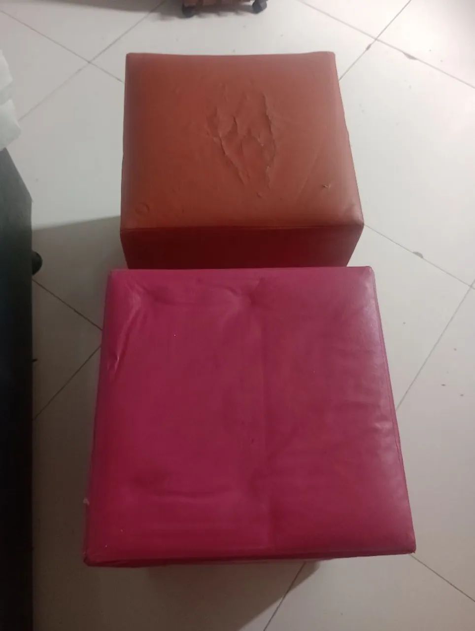 Vendo esses 2 puffs por 50 no estado. - Bancos e Cadeiras - Itanhangá ...