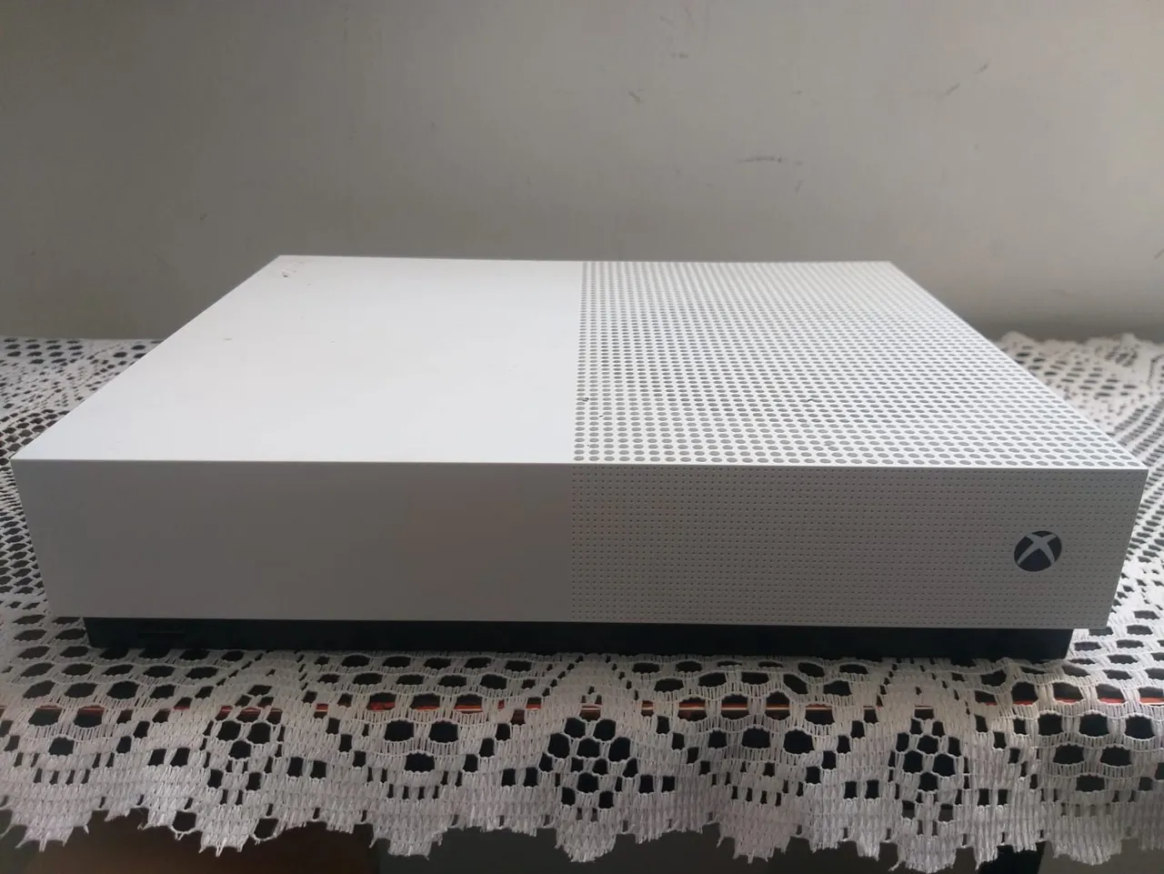 "xbox one s all digital" - Consoles de Vídeo Game no Brasil