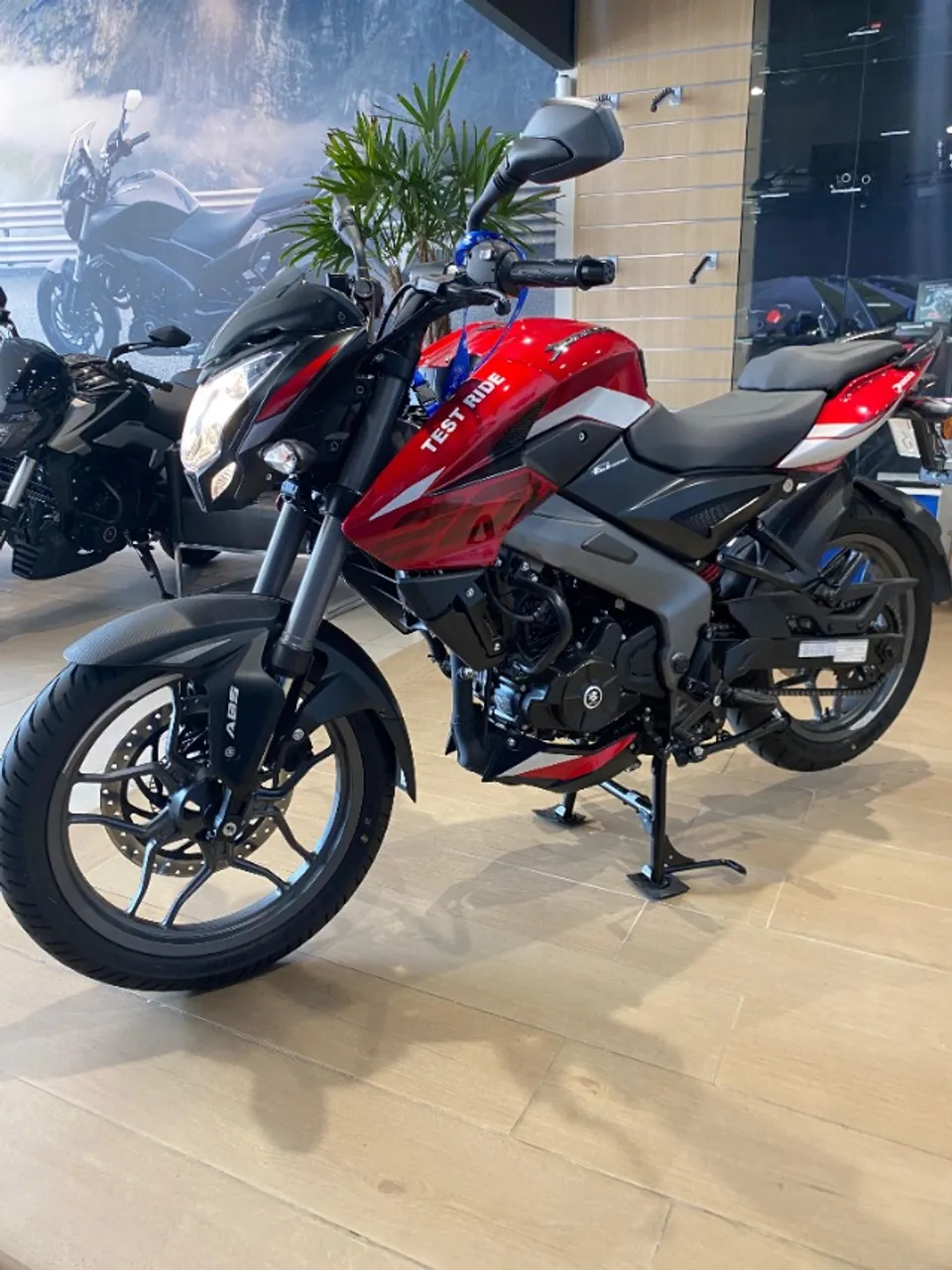 Motos BAJAJ DOMINAR no Brasil