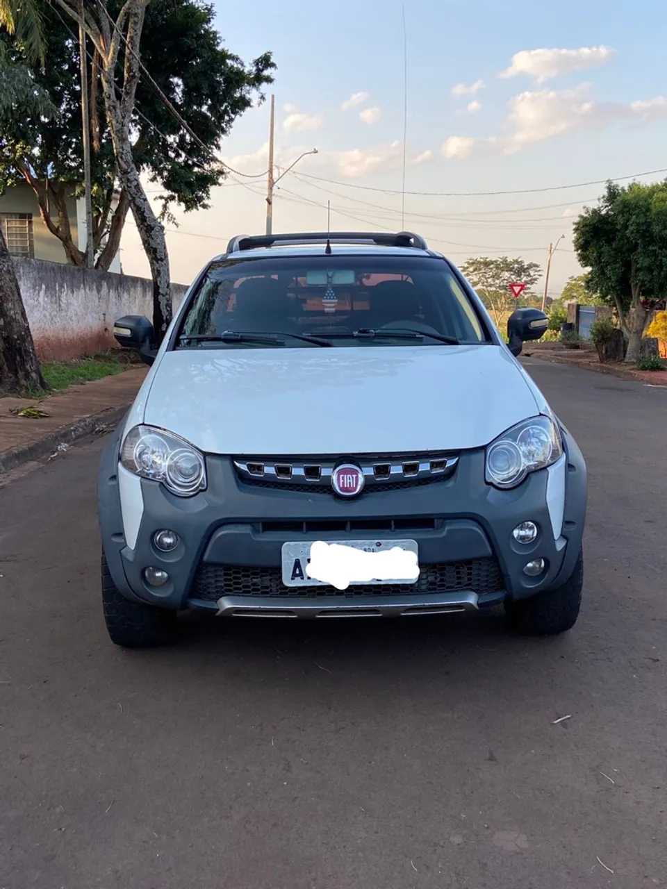 FIAT STRADA ADVENTURE 1.8/ 1.8 LOCKER FLEX CE Usados e Novos