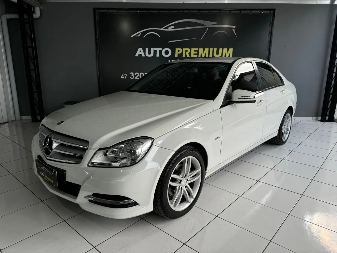 MERCEDES-BENZ C-180 2012 Usados e Novos