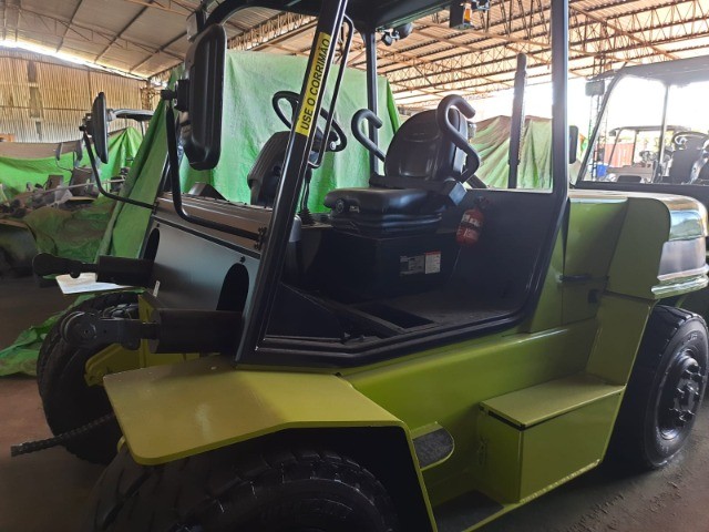 Empilhadeira Clark C70 - Vendo ou Troco - Máquinas pesadas para ...