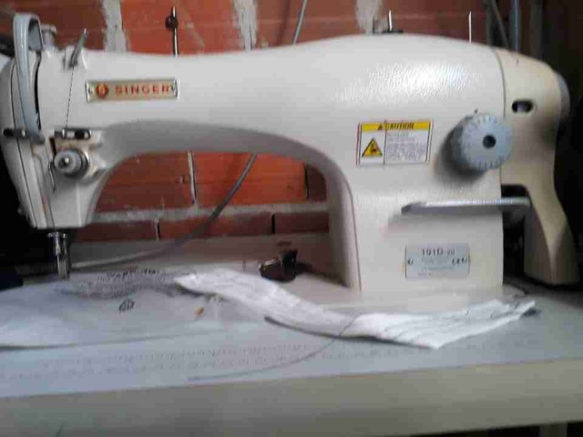 Maquina reta industrial singer | +341 anúncios na OLX Brasil