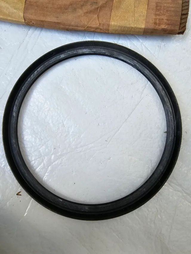 Escavadeira John deere hitachi retentor cabeçote novo original 4411535 ...