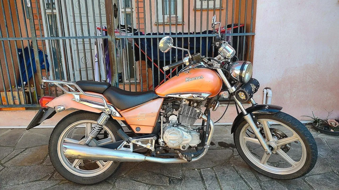 Motos DAFRA KANSAS no Brasil