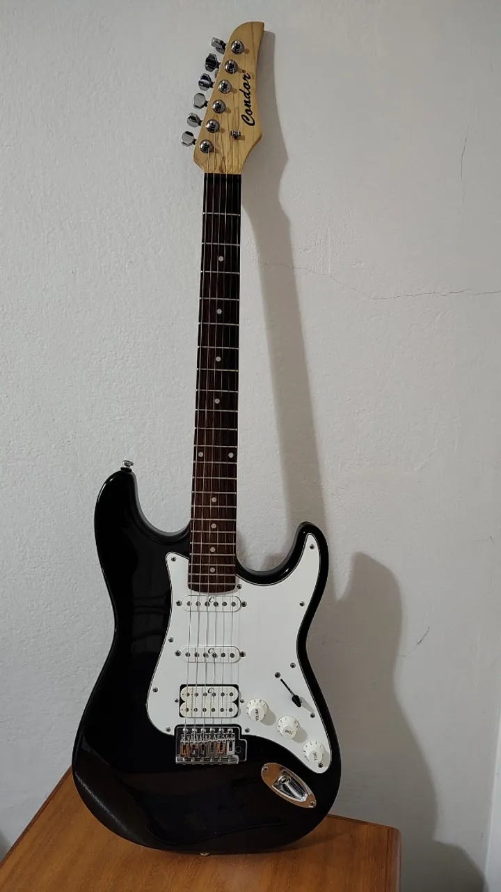 "guitarras condor" - Instrumentos musicais no Brasil