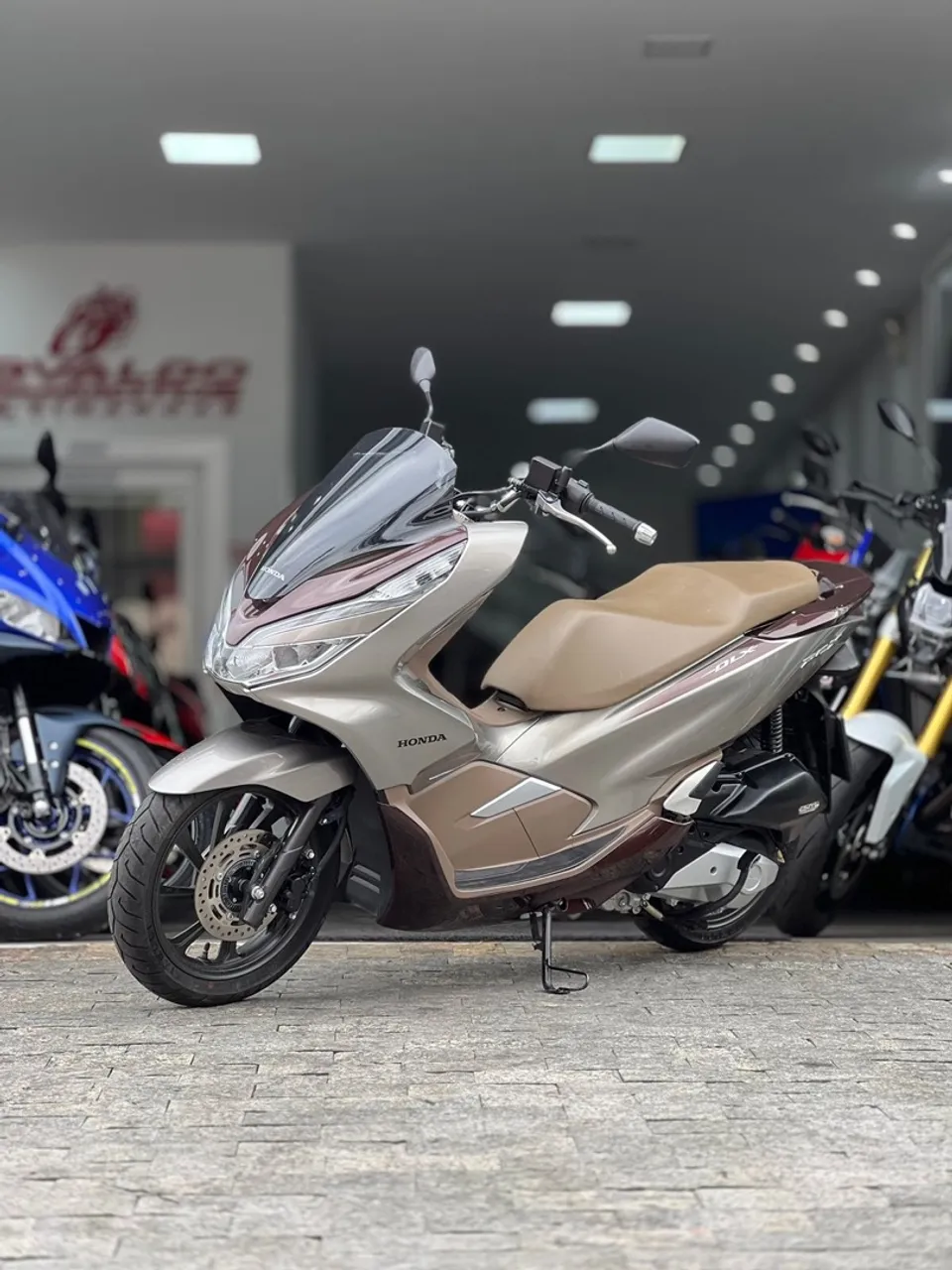 Motos HONDA PCX 2022 no Brasil
