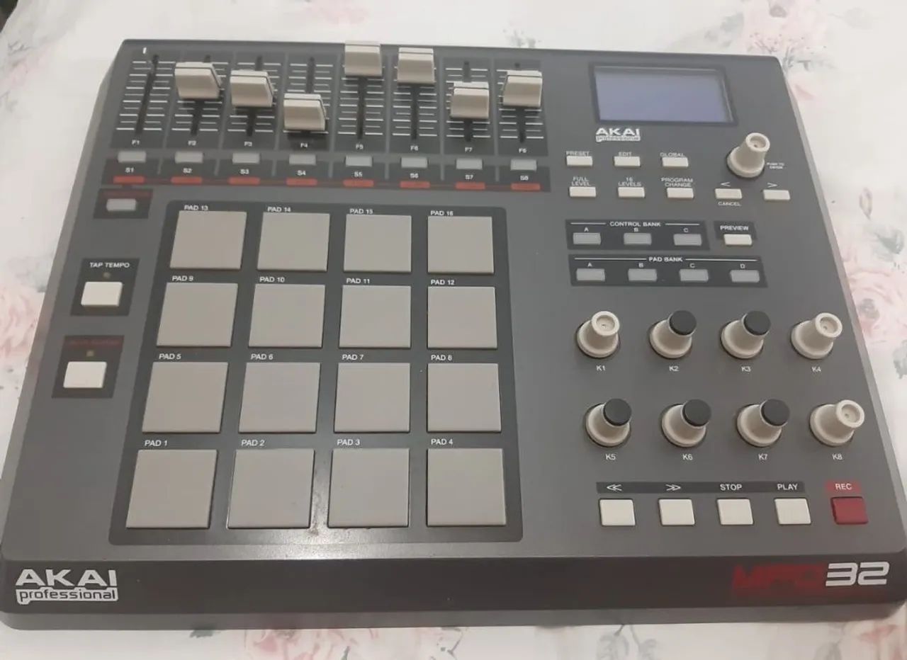 "mpd 32 akai" no Brasil