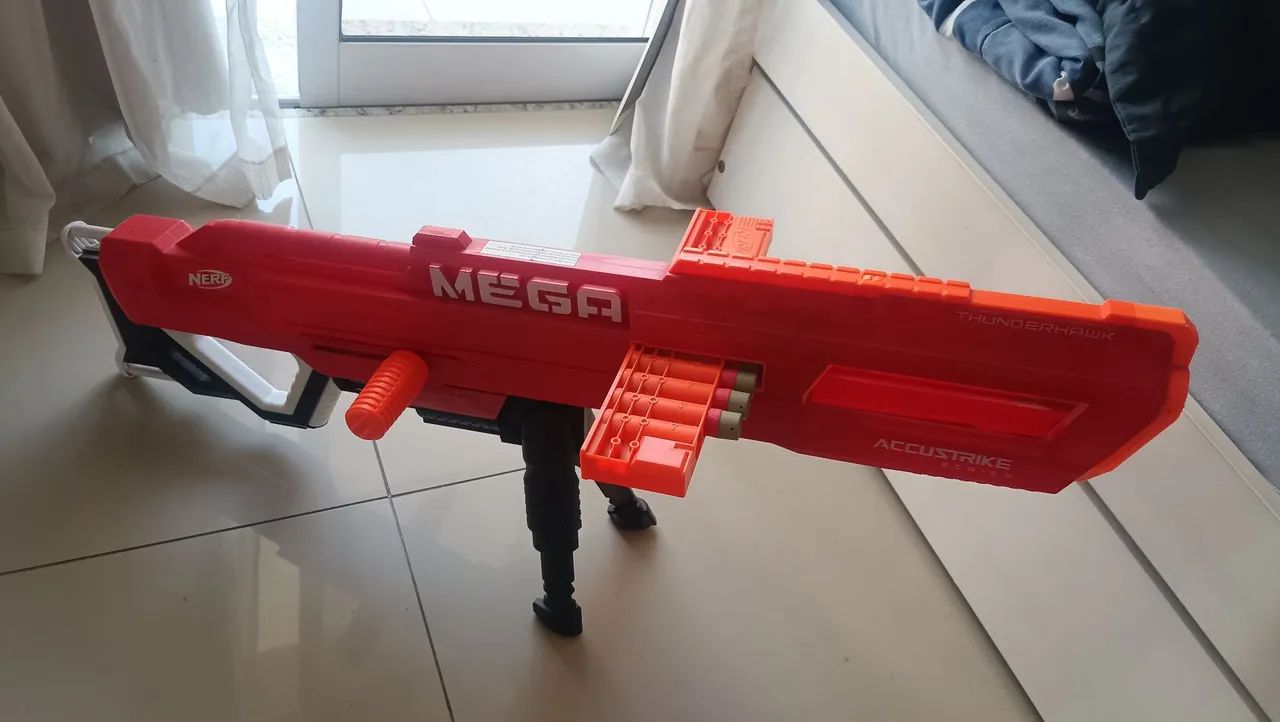 Nerf Mega Thunderhawk Accustrike - O maior lançador de dardos da Nerf ...