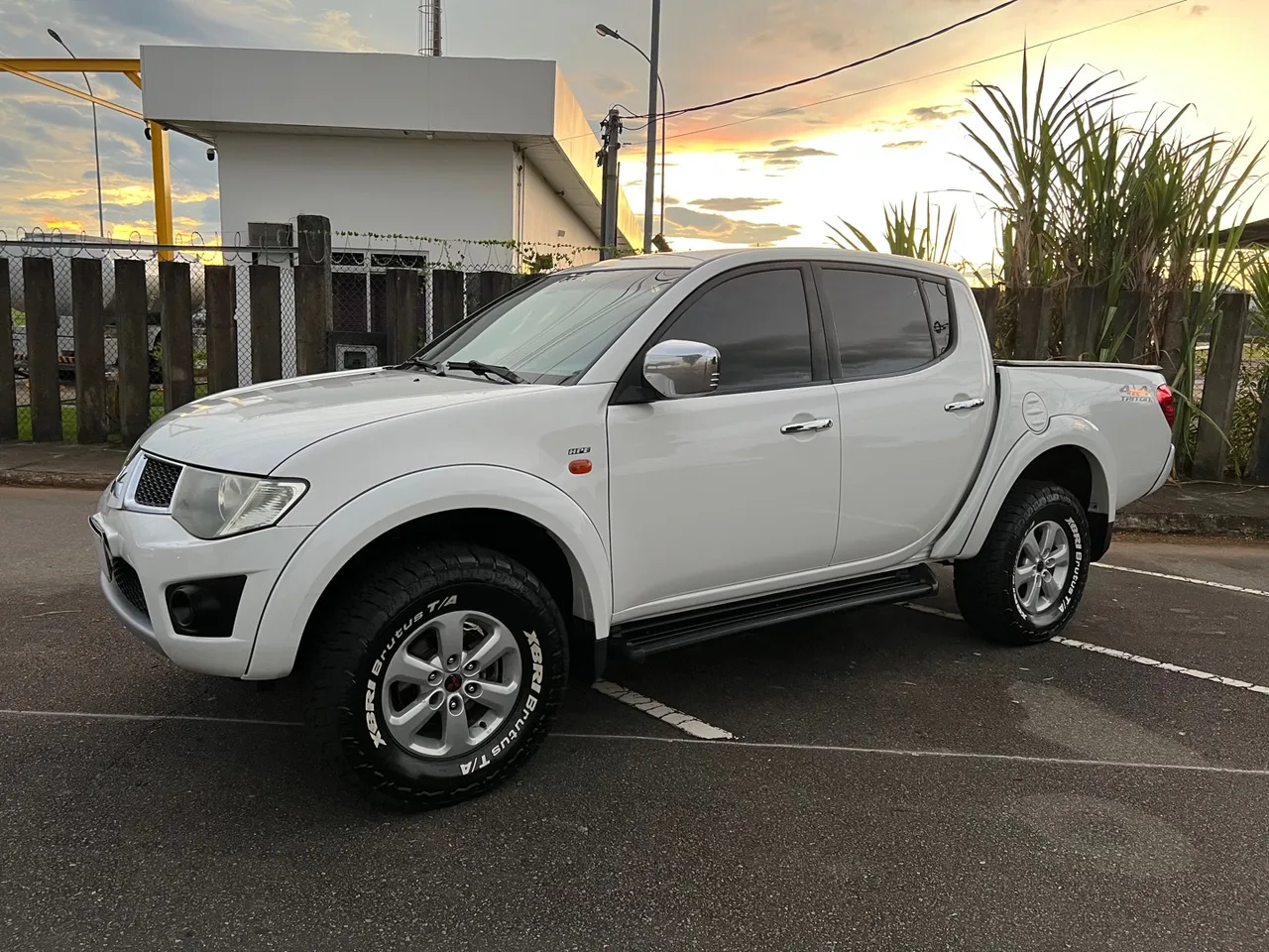 MITSUBISHI L200 2012 Usados e Novos