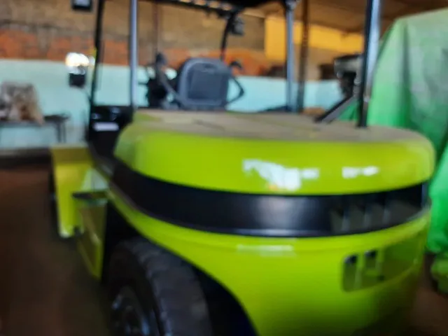 "clark empilhadeiras" no Brasil