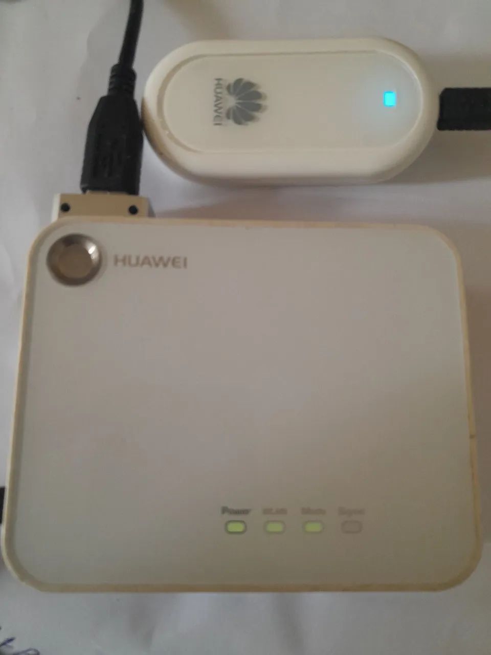 Roteador Huawei 3G modelo D100 e modem E220 - Conectividade e Dispositivos de Rede - Santa Cruz ...