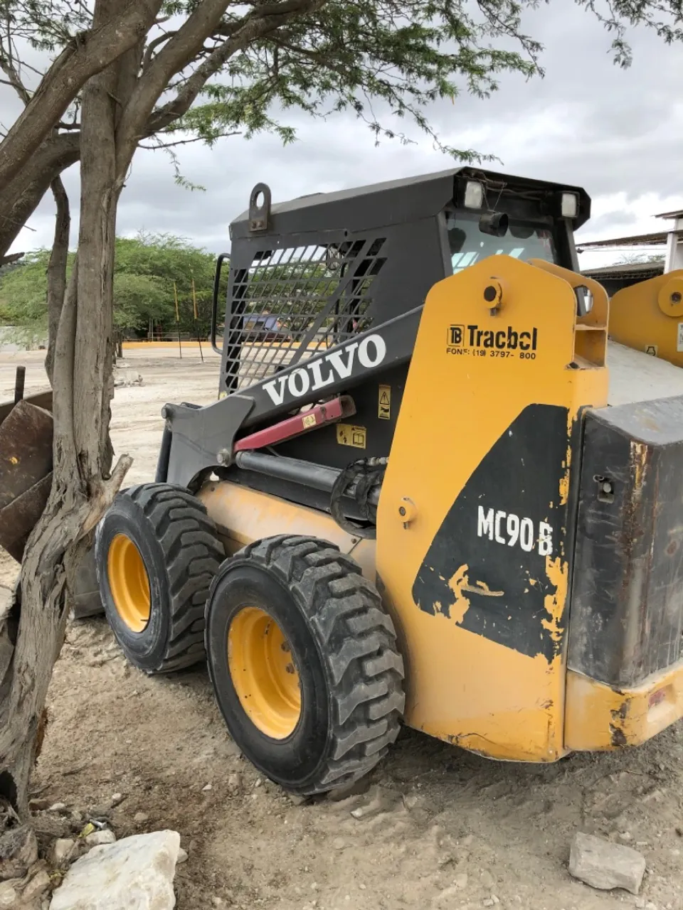 "minicarregadeiras bobcat" no Brasil