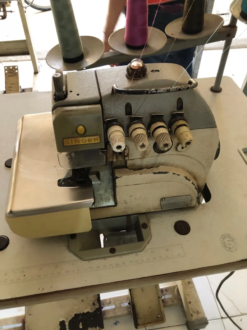 "maquina overlock industrial singer" - Máquinas para produção ...