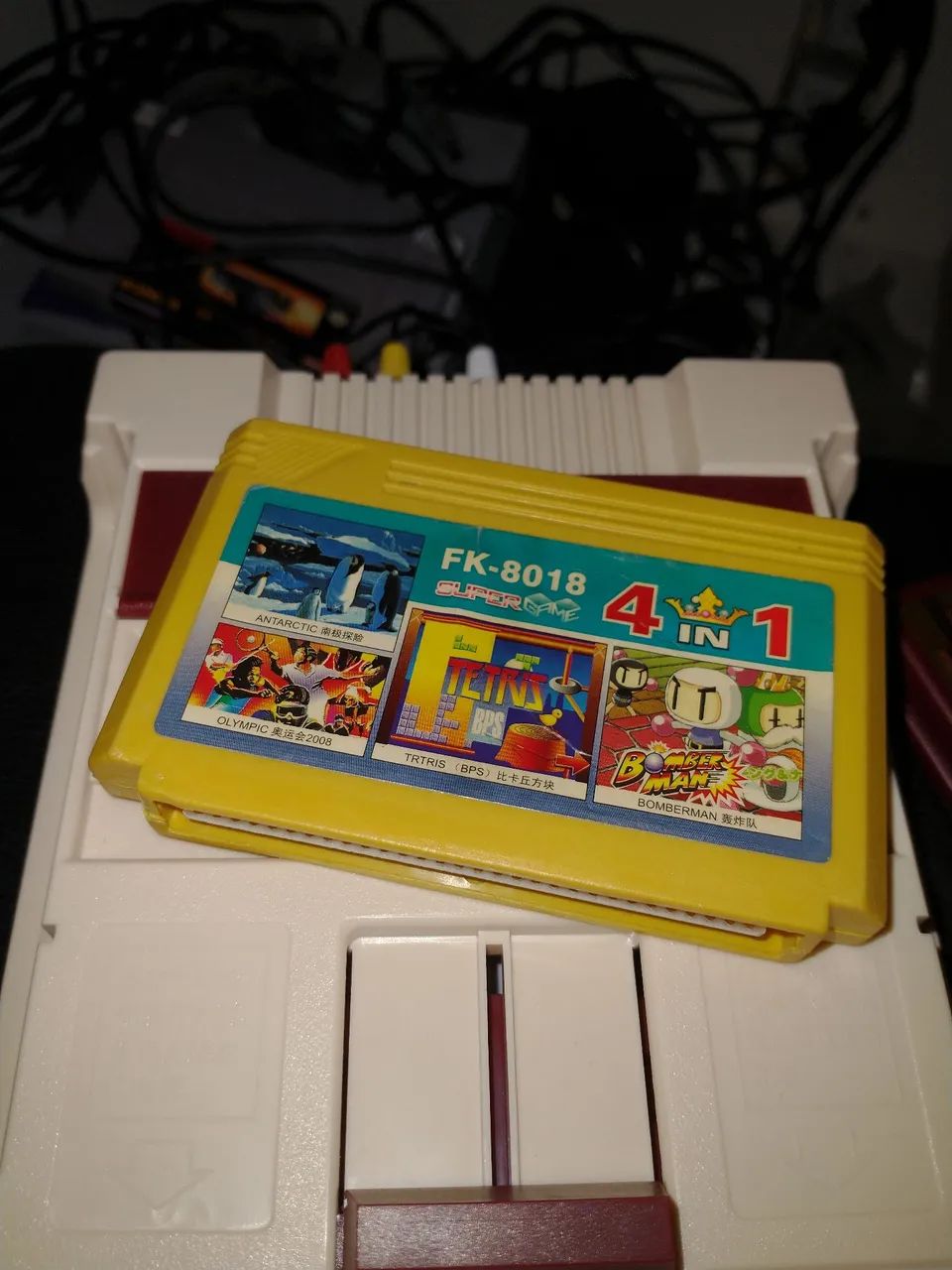 Tetris IV 4 Track Field Antarctic Adventure Bomber Man 4 jogos em 1 ...