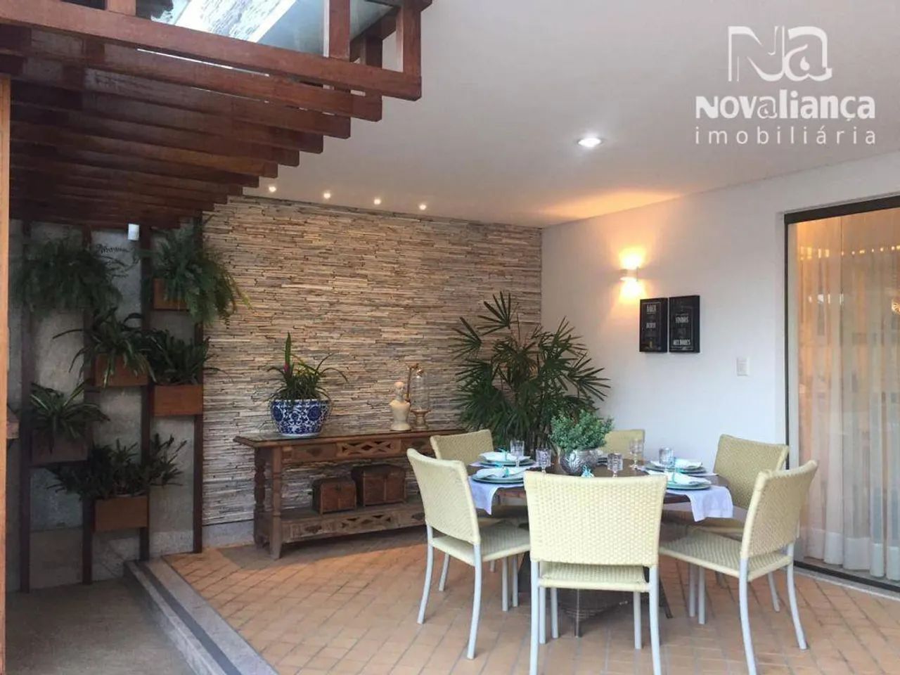 Imóveis para alugar - Mata da Praia, Vitória - ES | OLX