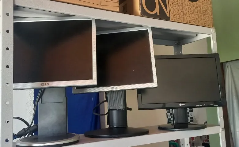 "monitores" no Brasil