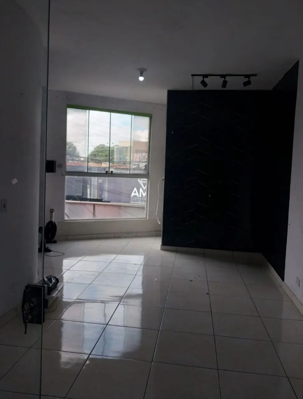 Aluga-se sala comercial em galeria na avenida Bernardo Sayão - Comércio ...