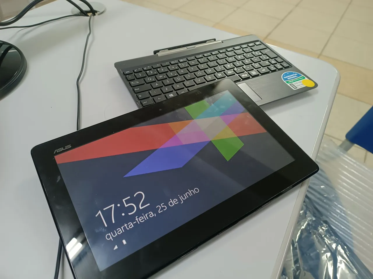 "tablet 2 em 1 windows" - Tablets e E-Readers no Brasil