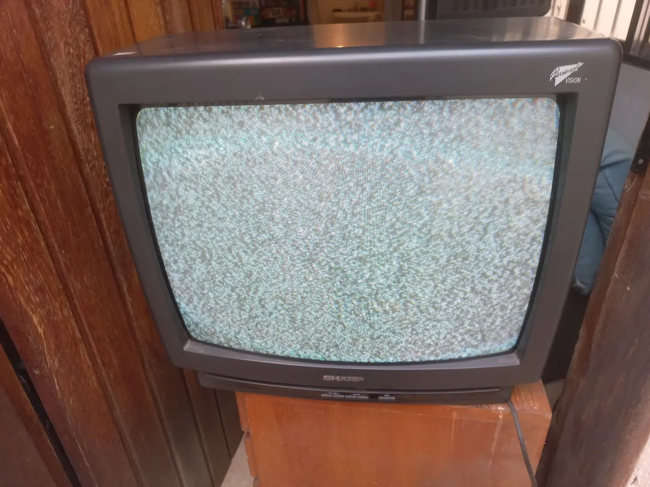 "tv de tubo" - TVs no Brasil