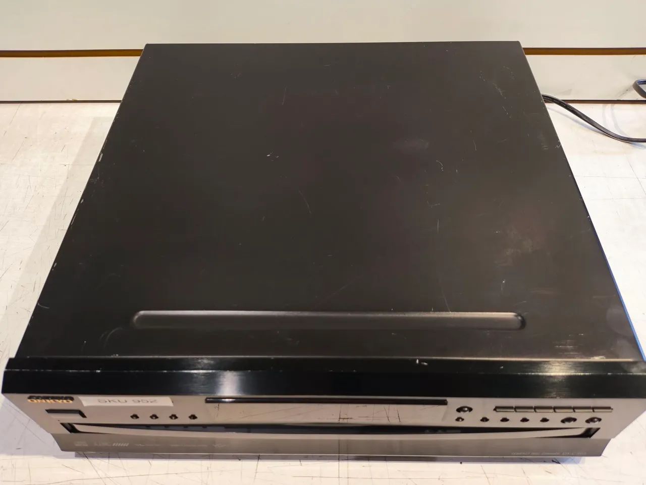 Cd player Onkyo DX -C390 está ligando ( não está lendo cd) para peças ...