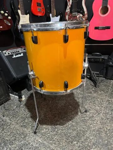 "surdo de bateria" no Brasil