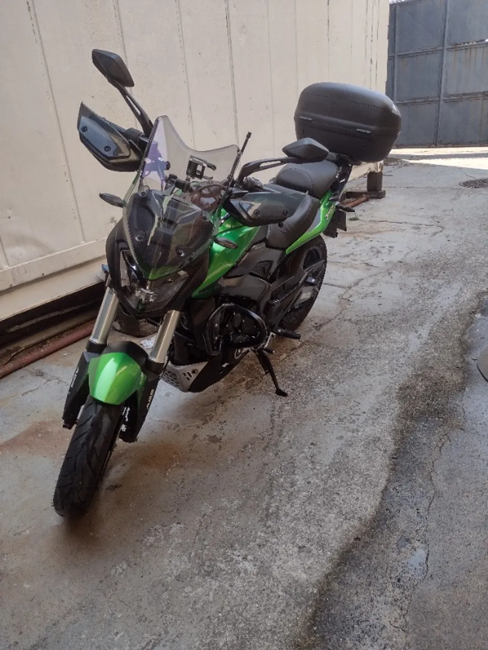 Motos BAJAJ DOMINAR 400 no Brasil