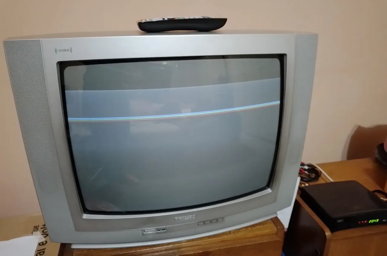 "tv de tubo" - TVs no Brasil