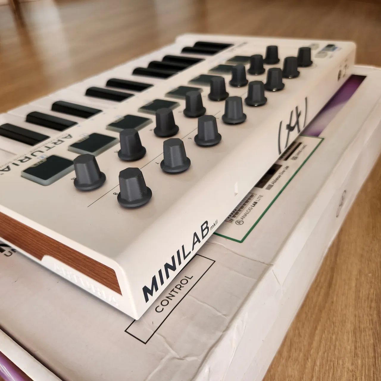 Teclado Arturia Minilab Mkii Mk2 - Instrumentos musicais - Setor ...