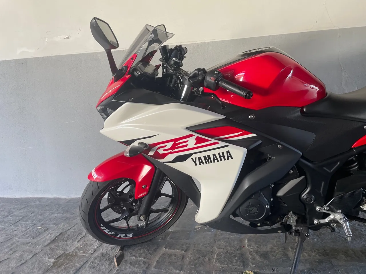 Motos YAMAHA YZF 2016 no Brasil