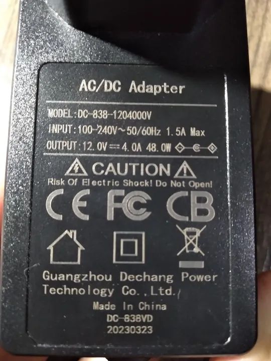 Fonte AC/DC 12V 4A 48W para monitor - Periféricos e Acessórios de ...