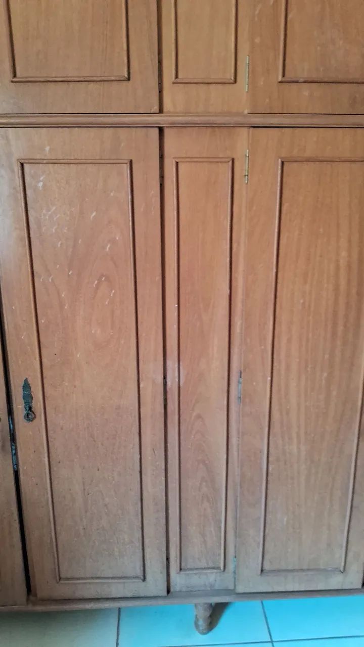 Guarda roupas para doação, já está desmontado e é só vir buscar ...