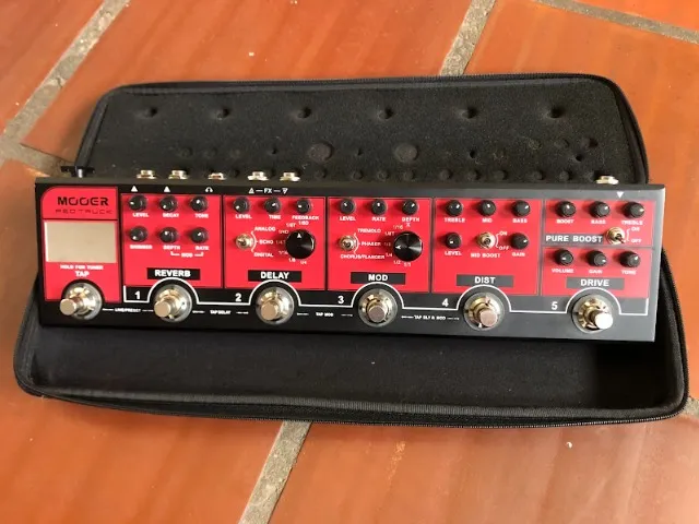 "pedaleira" - Instrumentos musicais no Brasil