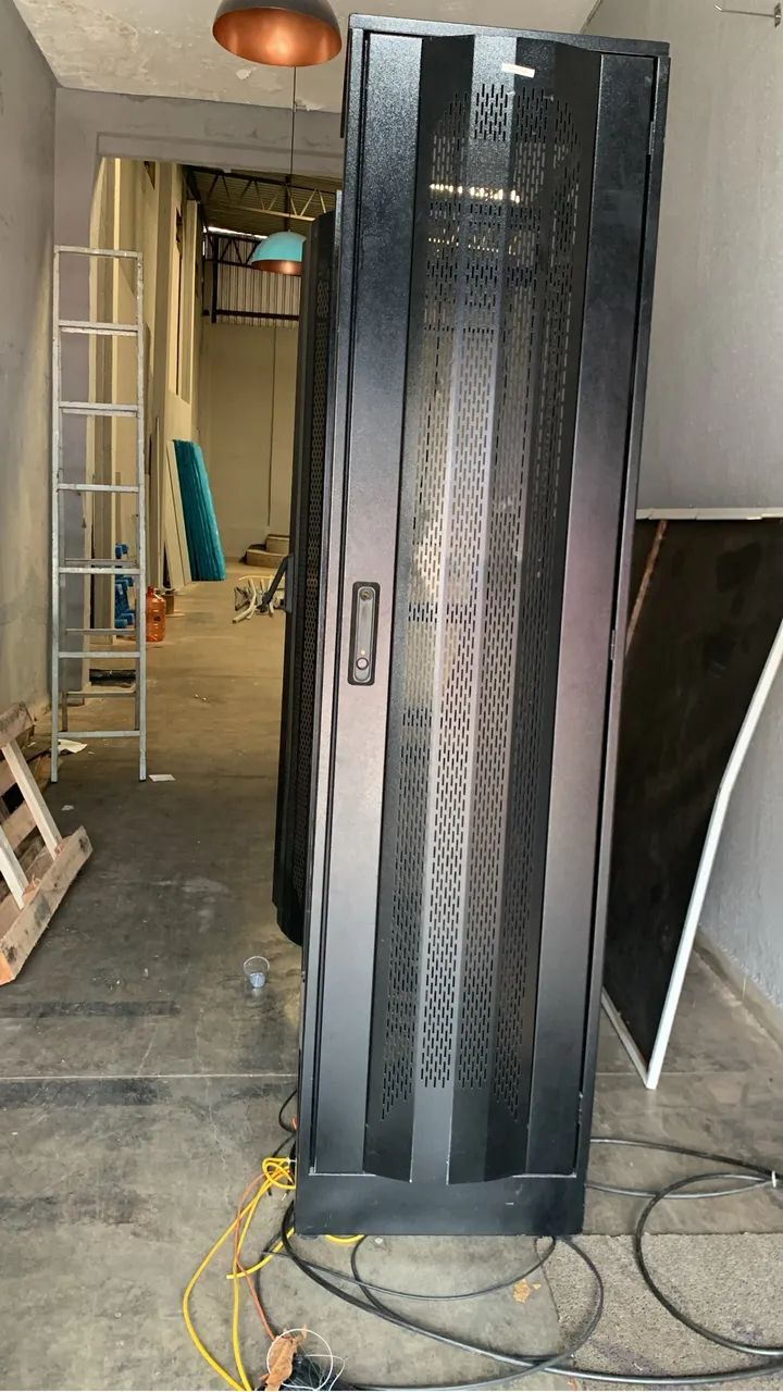 rack de TI (rack de servidores / rack de rede). - Periféricos e ...