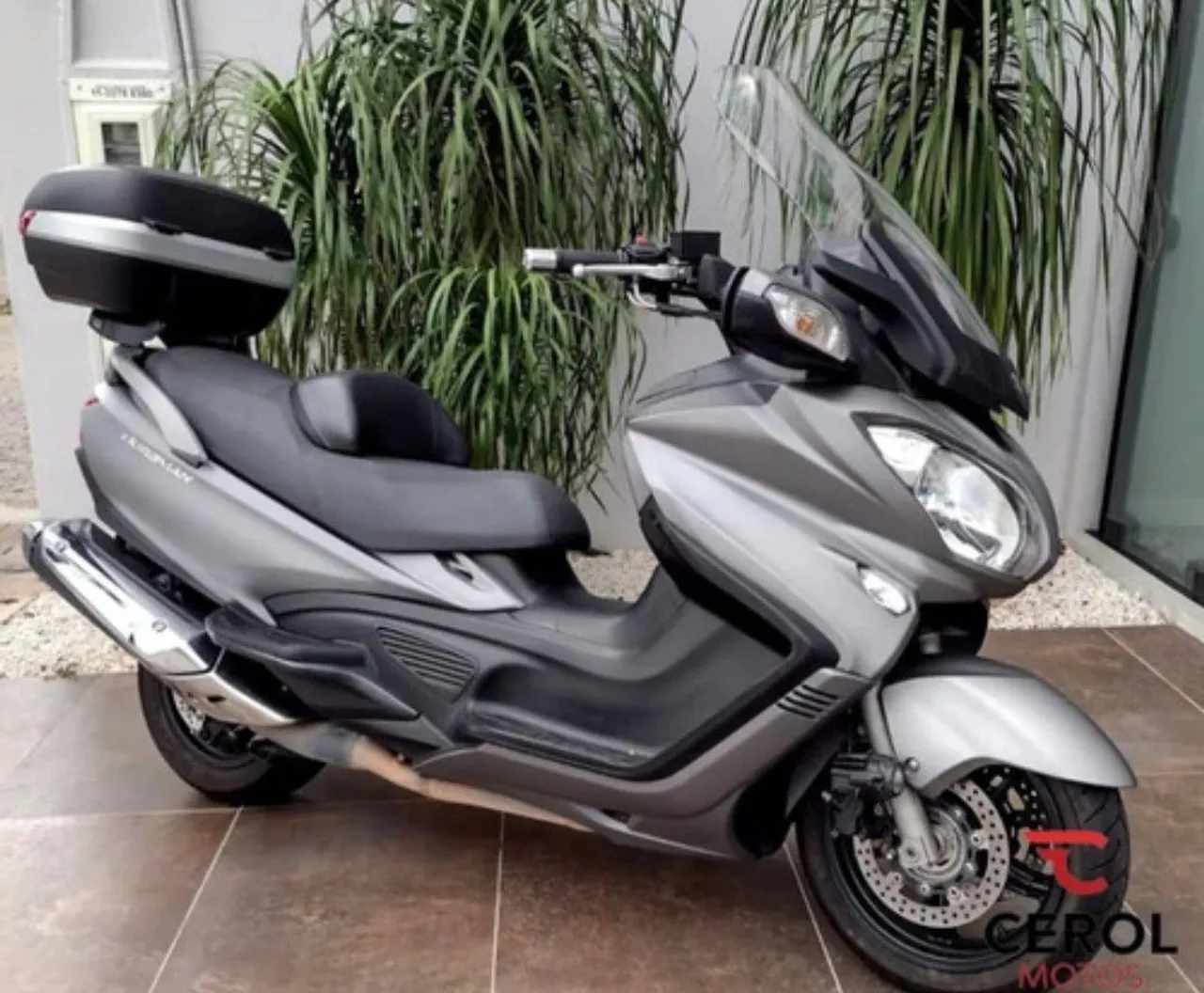 Motos Suzuki Burgman 650 EXECUTIVE/ 650 no Brasil
