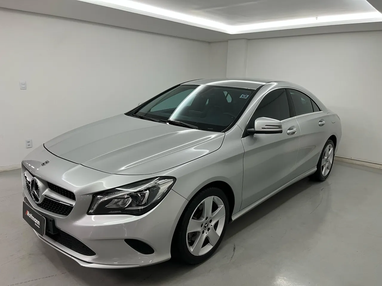 MERCEDES-BENZ CLA-180 Usados e Novos