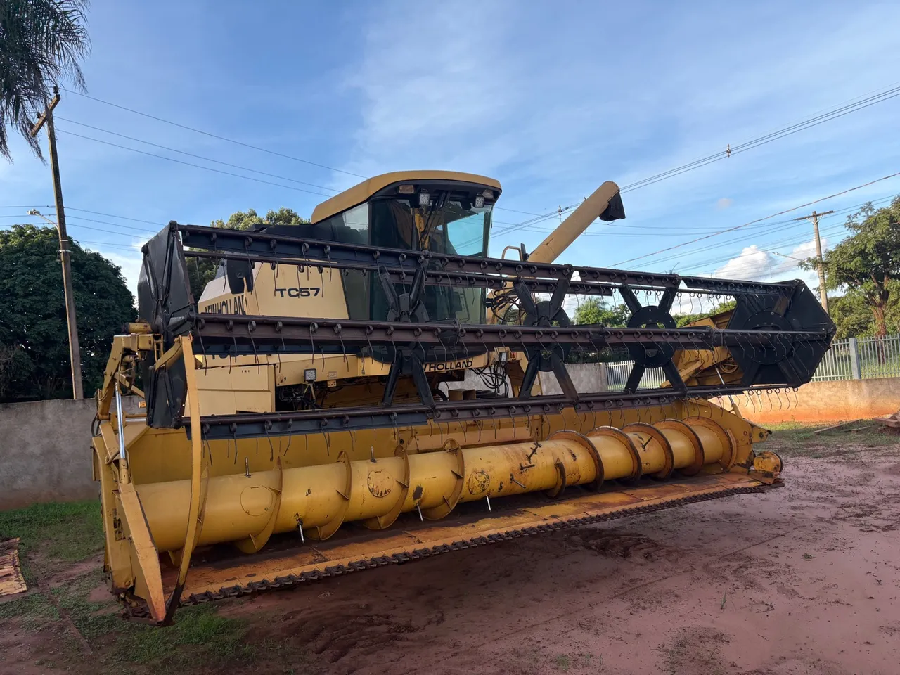 "colheitadeiras tc 57" no Brasil