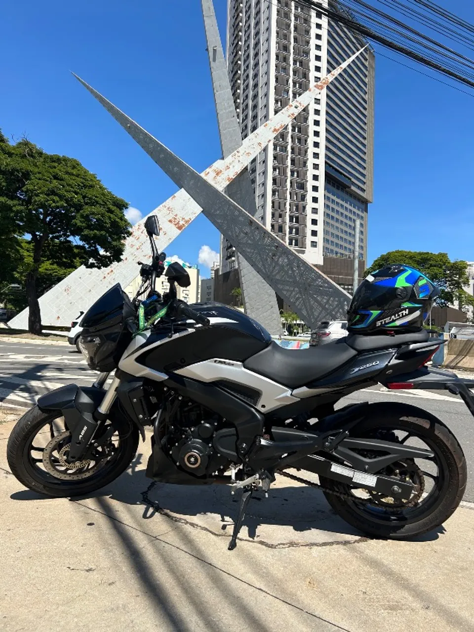 Motos Bajaj Dominar 250 no Brasil