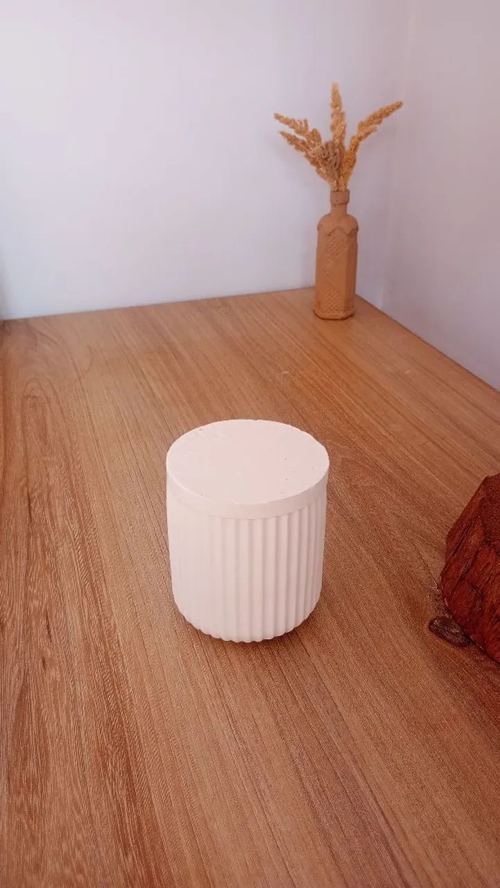 POTE DE GESSO COM TAMPA BRANCO - Decorações Para Casa - Asa Norte ...