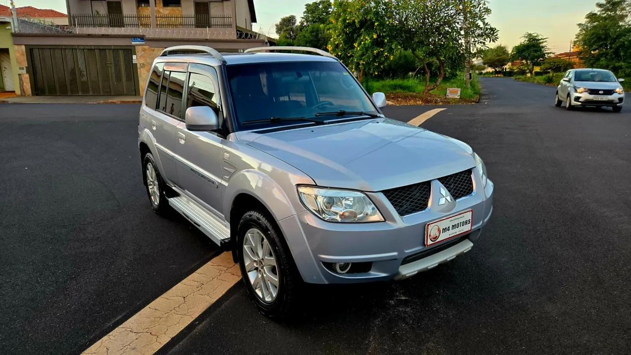 MITSUBISHI PAJERO TR4 2.0/ 2.0 FLEX 16V 4X4 AUT. Usados e Novos