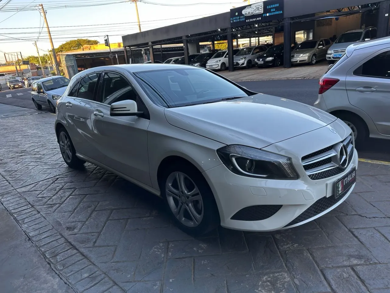 MERCEDES-BENZ A-200 2015 Usados e Novos