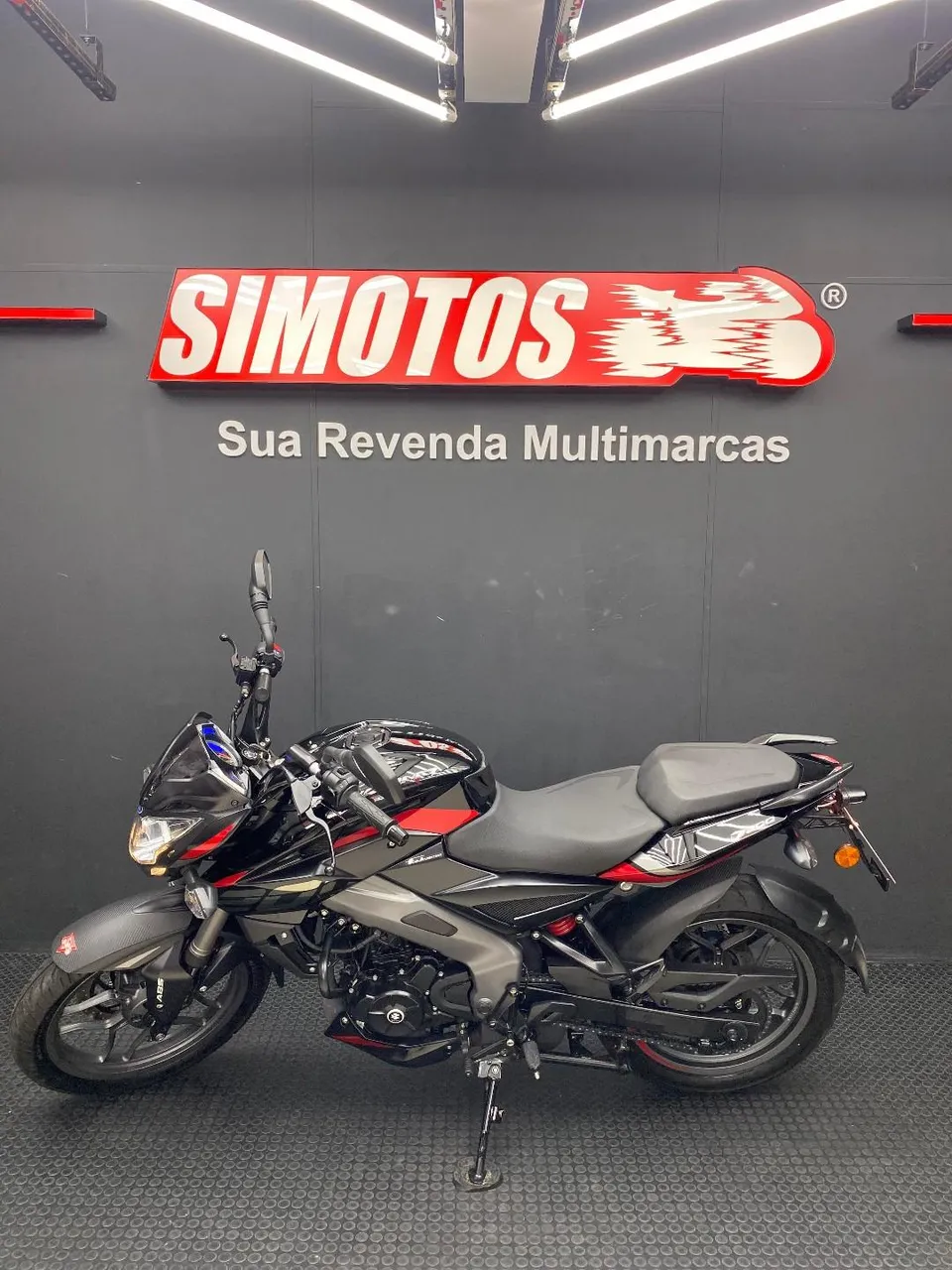 Motos BAJAJ DOMINAR no Brasil