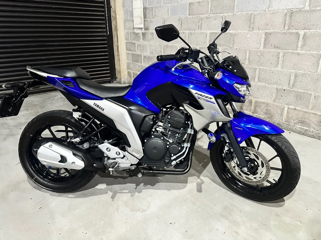 Motos YAMAHA FZ25 no Brasil