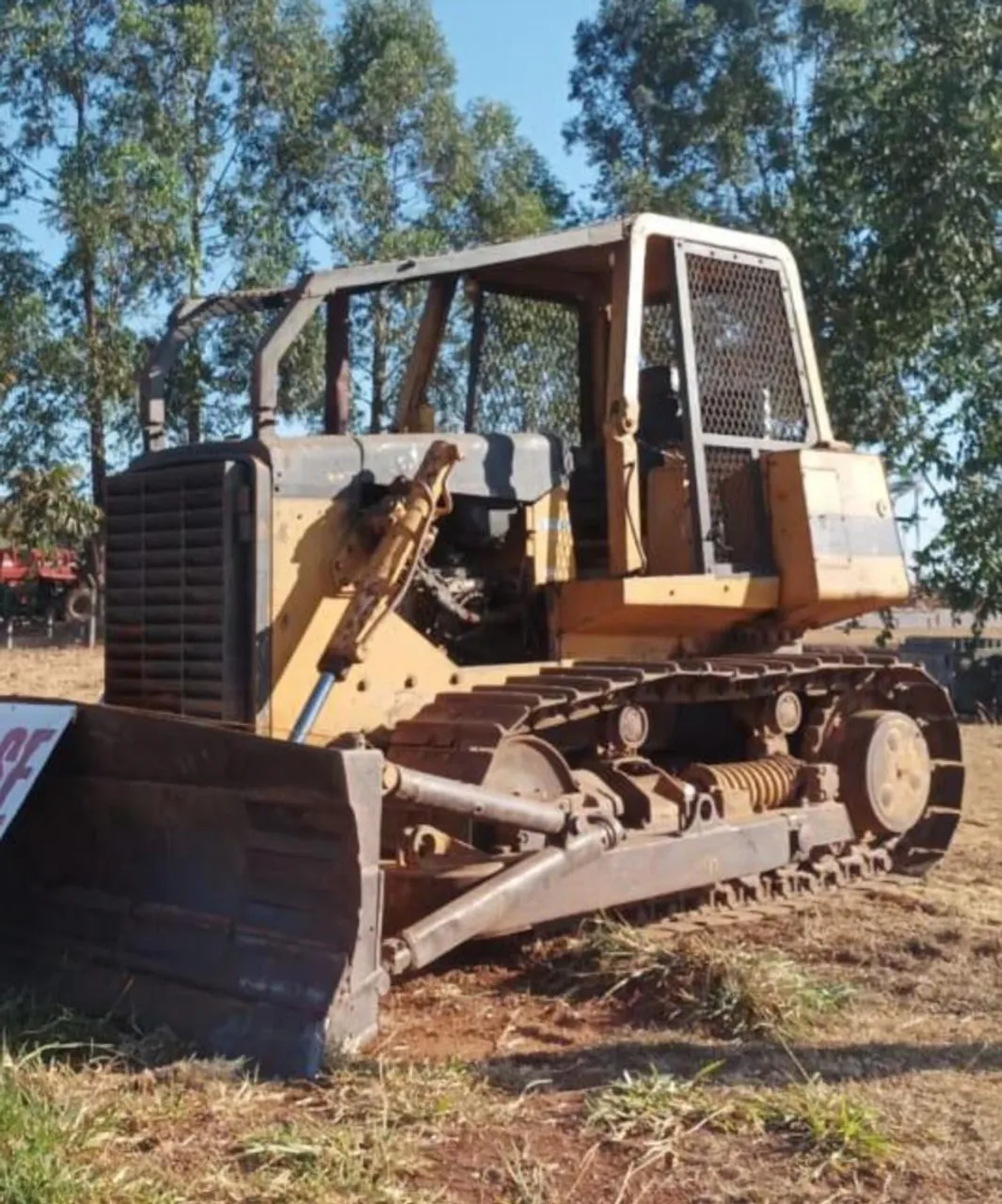 "trator de esteira d6" no Brasil