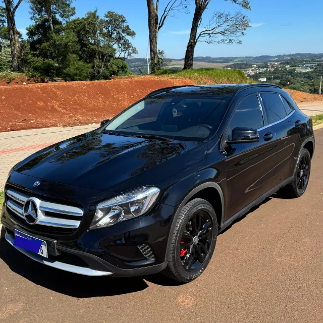 MERCEDES-BENZ GLA-200 2017 Usados e Novos