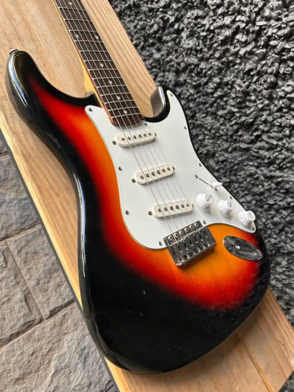 Guitarra Samick Sunburst Indonésia Antiga Bem Conservada ...