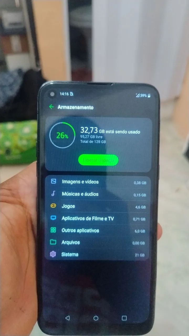 LG k61 128 de memória biometria funciona perfeitamente 4 de RAM cam algumas marcas de uso ...