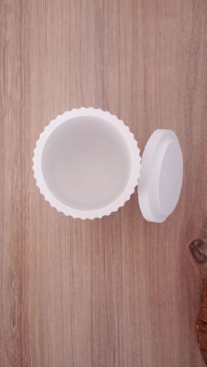 POTE DE GESSO COM TAMPA BRANCO - Decorações Para Casa - Asa Norte ...