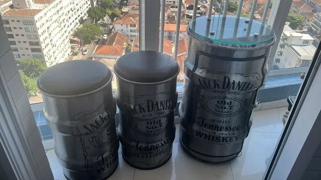 "mesa de tonel" no Brasil